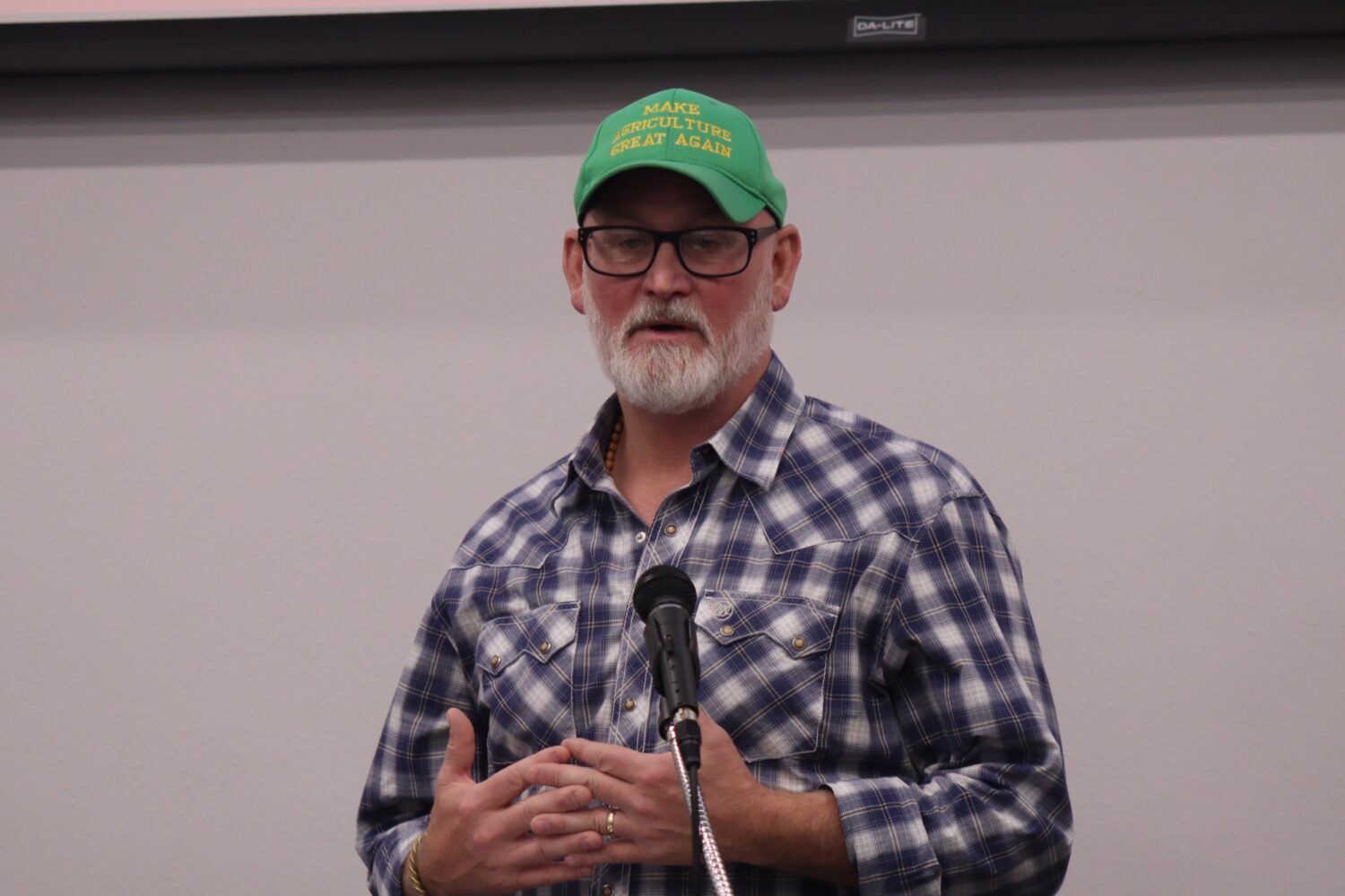 Van Orden, dairy leaders push for visa reforms at World Dairy Expo ...